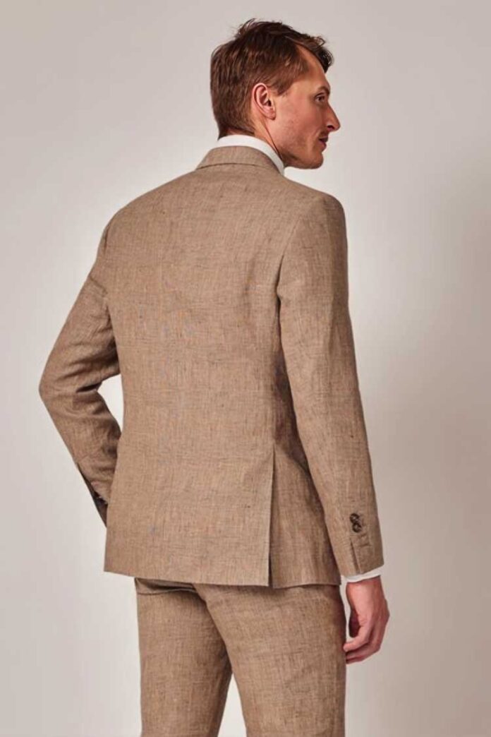 Double-Breasted Suit Styling Guide for Modern Gentlemen