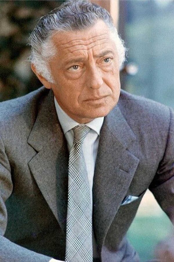 Gianni Agnelli Style Lessons to Dress Like a Sprezzatura Icon | The VOU