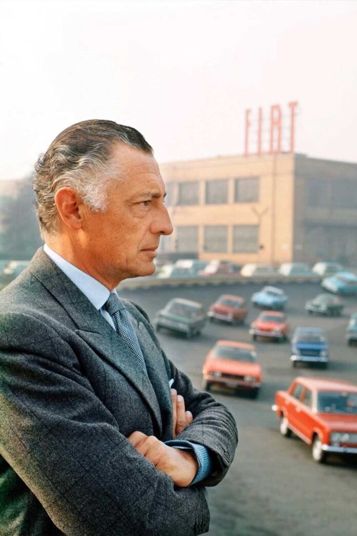 Gianni Agnelli Style Lessons to Dress Like a Sprezzatura Icon | The VOU